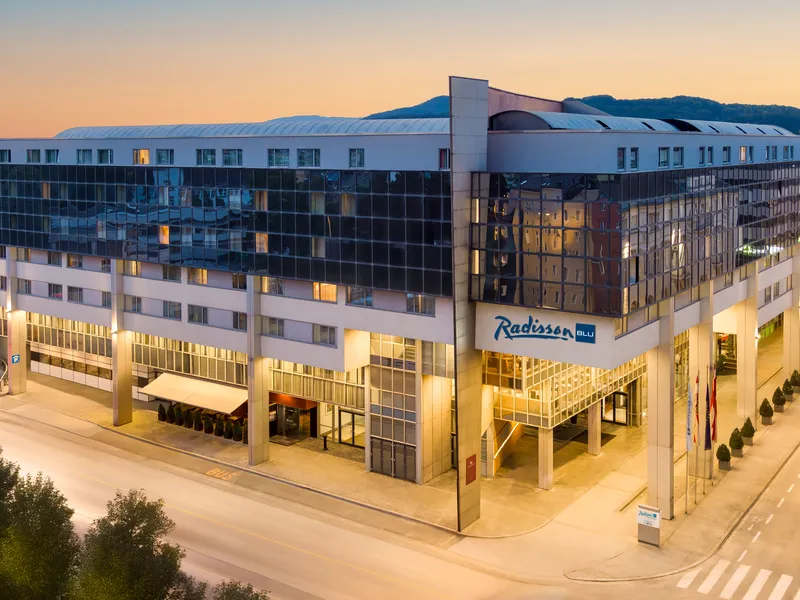 Radisson Hotel Group unterzeichnet Radisson Blu Hotel & Conference ...